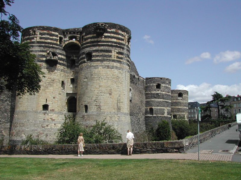 Chateau Angers (Pays de la Loire) : remparts médiévaux et Sainte Chapelle